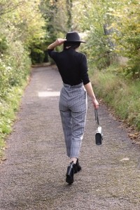 How To Wear Check Pattern Pants With Style - BRONDEMA