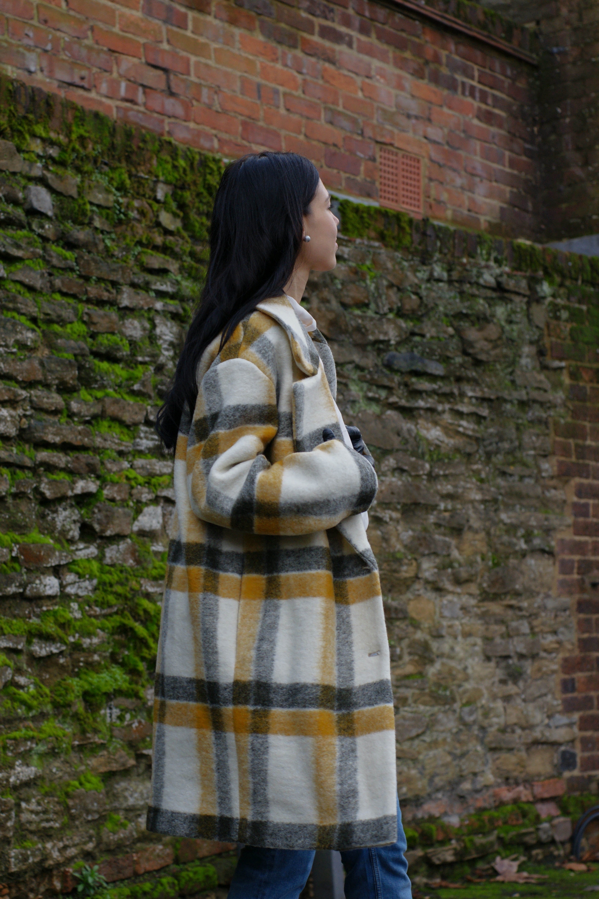 3 Reasons To Get A Plaid Coat This Winter - BRONDEMA