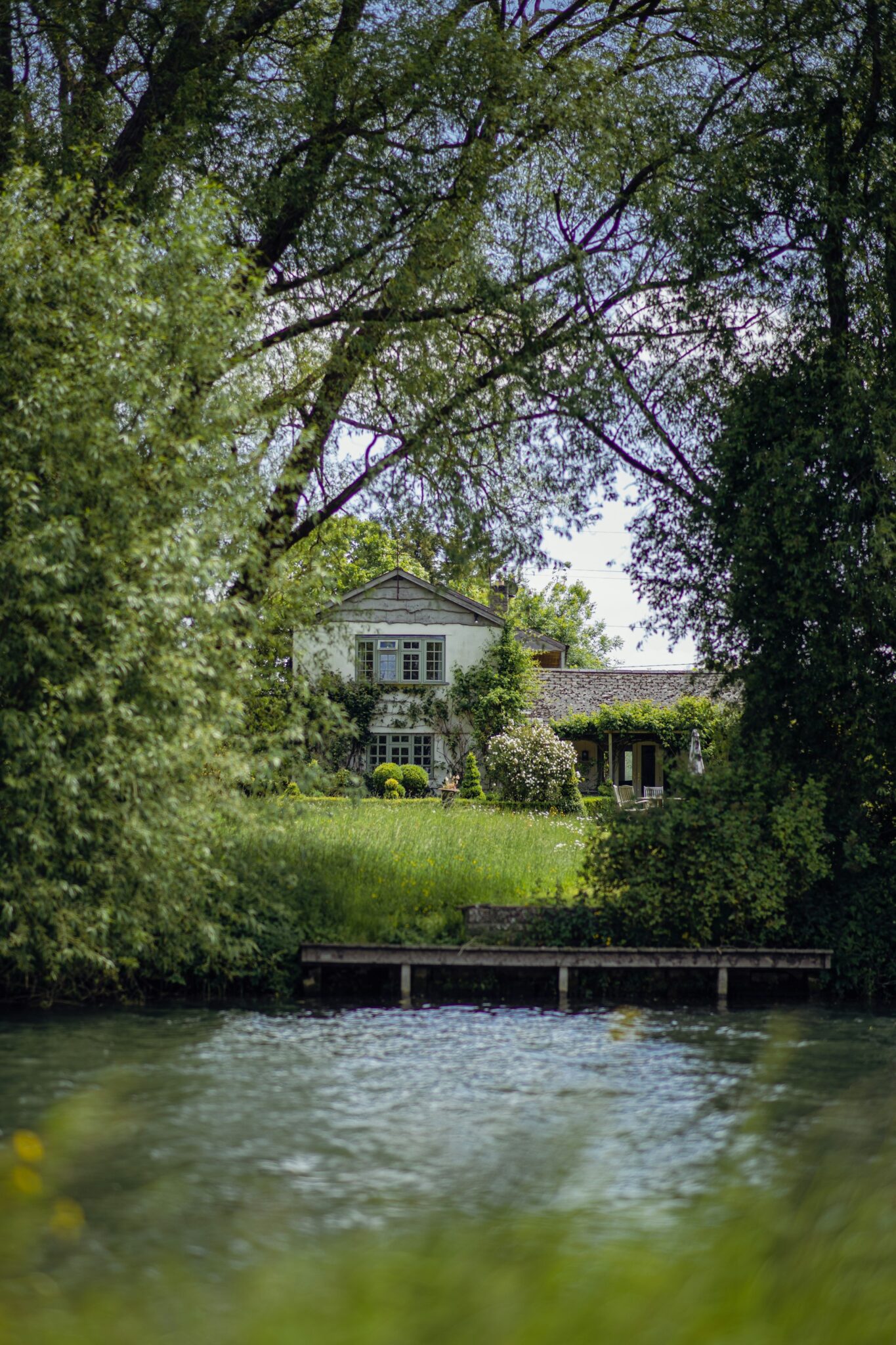 Finding Your Happy Place in the UK - BRONDEMA